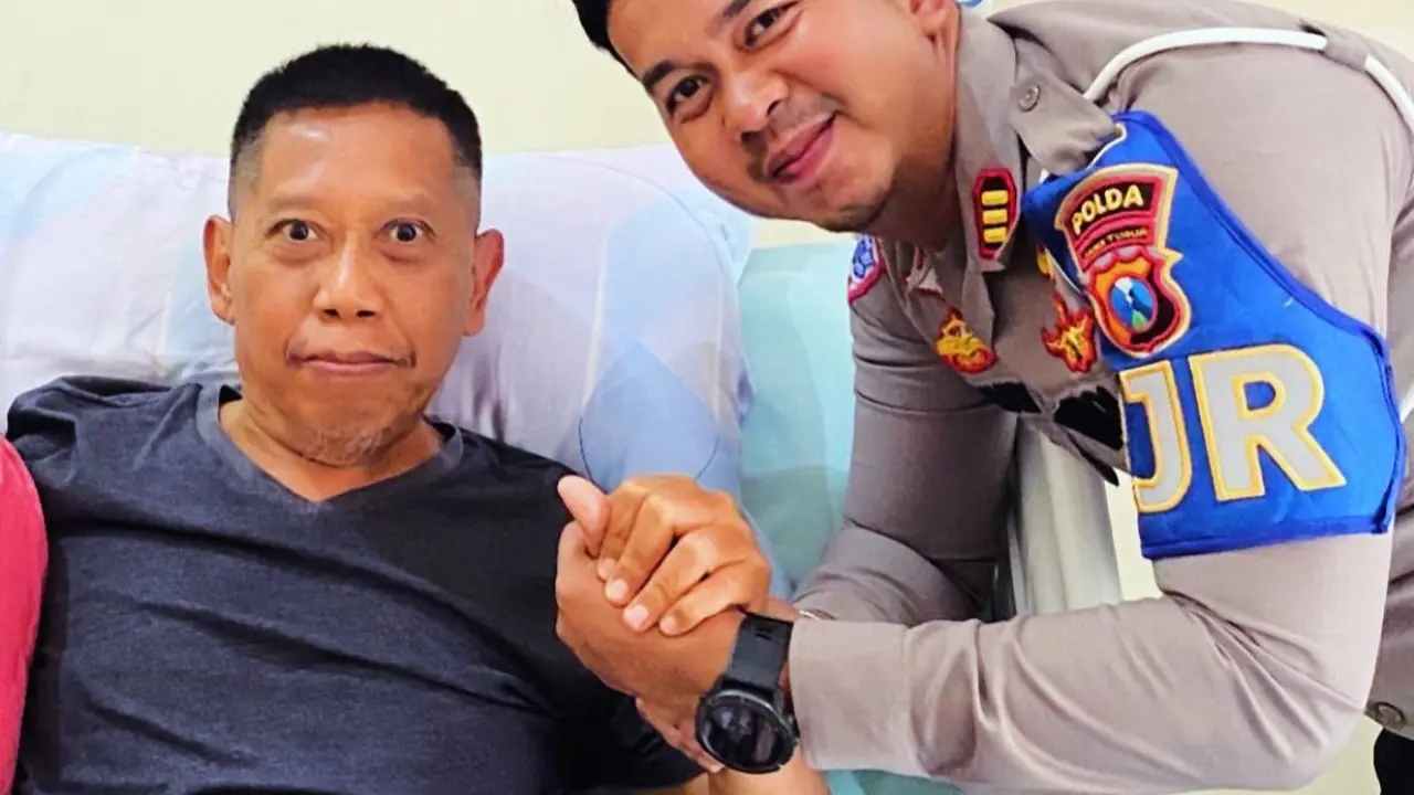 7 Potret Ega Prayudi Anak Angkat Tukul Arwana Saat Jenguk Ayah, Setia ...