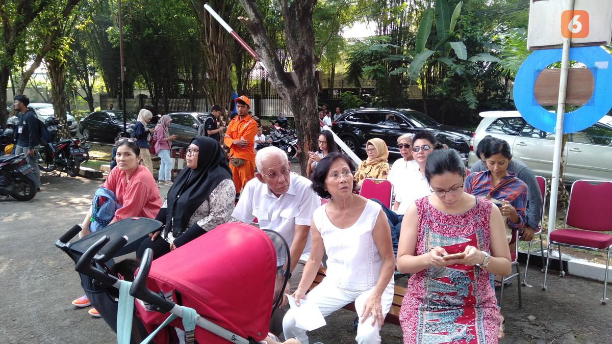 Suasana TPS 10, Tempat Menkes Nyoblos di Pemilu 2019 - Health Liputan6.com