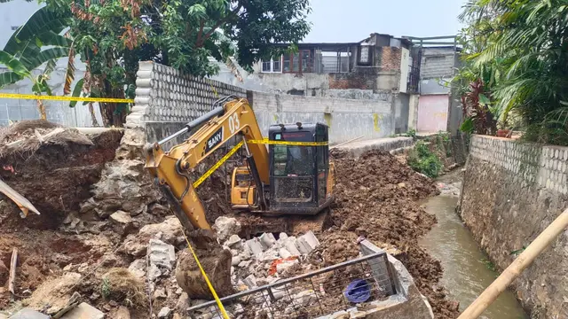 1 Pekerja Tewas Tertimpa Tembok Proyek di Tangerang Selatan - News Liputan6.com
