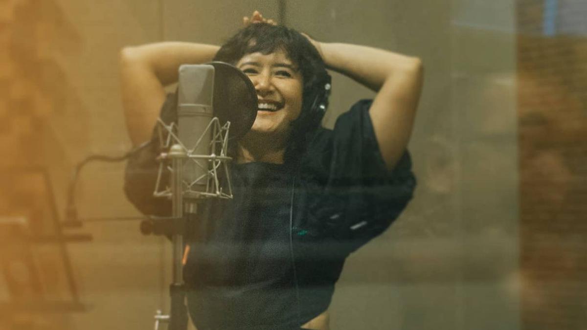 8 Potret Bahagia Widi Mulia Kembali Rekaman - Photo Fimela.com