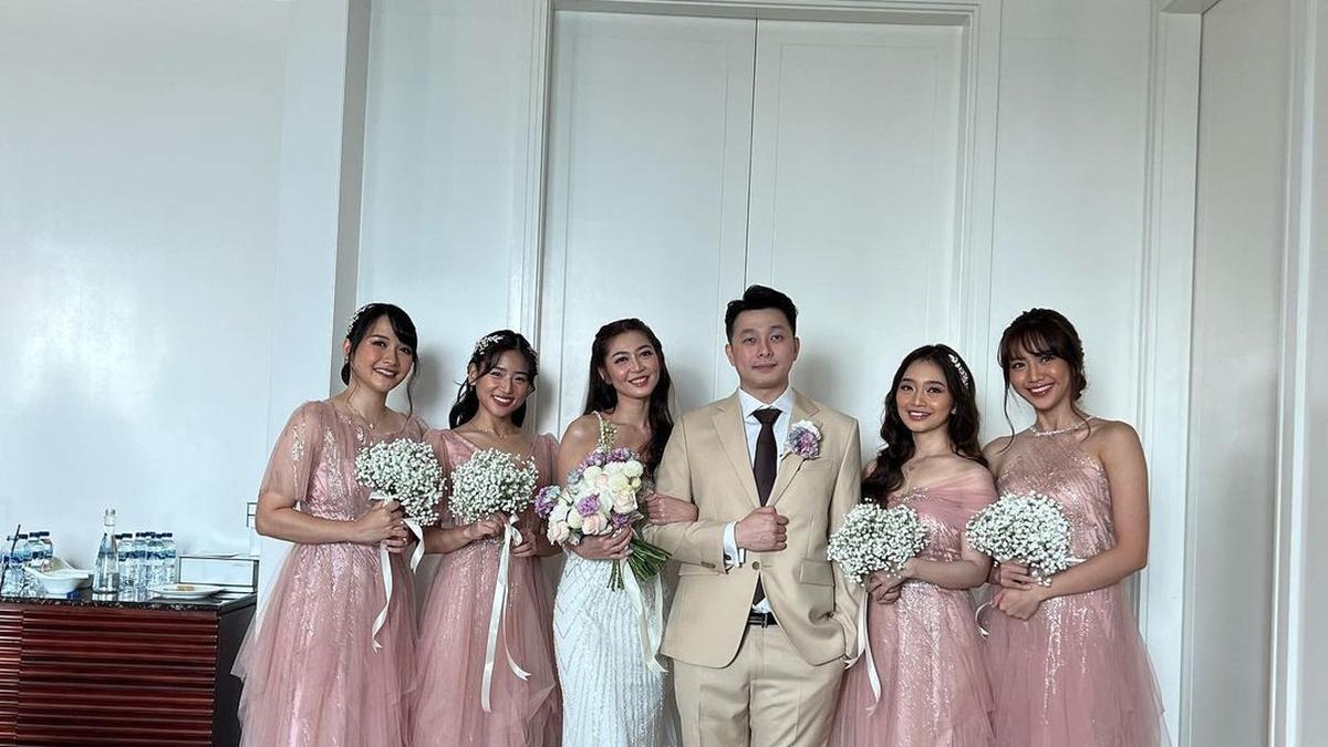 6 Potret Gaya Eks Member JKT48 Kompak Jadi Bridesmaid Pernikahan ...