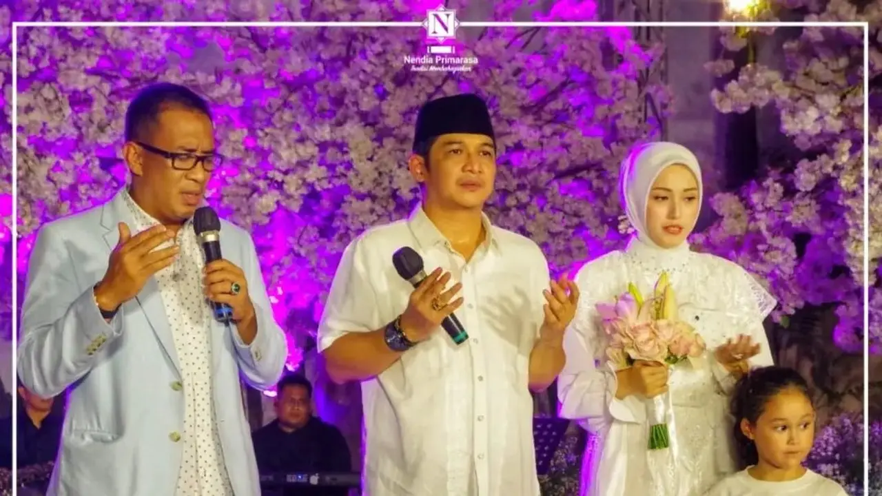 7 Potret Anniversary ke-11 Pernikahan Pasha Ungu dan Adelia, Dekorasinya Jadi Sorotan - Hot ...
