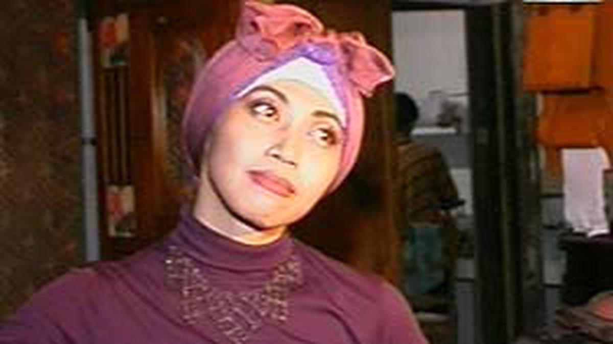 Trie Utami Tur 40 Negara - ShowBiz Liputan6.com