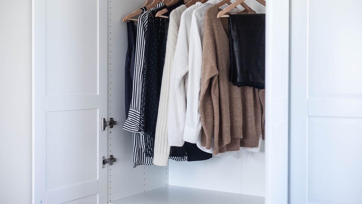 5 Pakaian Basic yang Wajib Dimiliki untuk Membuat Capsule Wardrobe