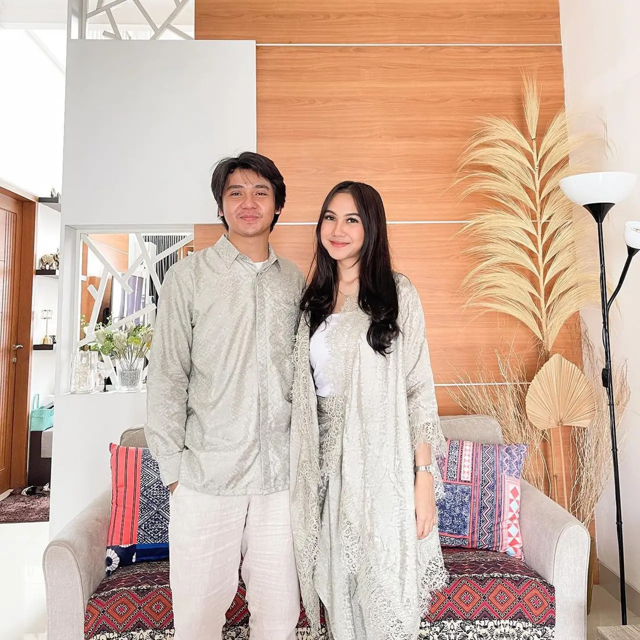 1 Tahun Pacaran, Ini 6 Potret Kebersamaan Arbani Yasiz dan Kekasihnya ...