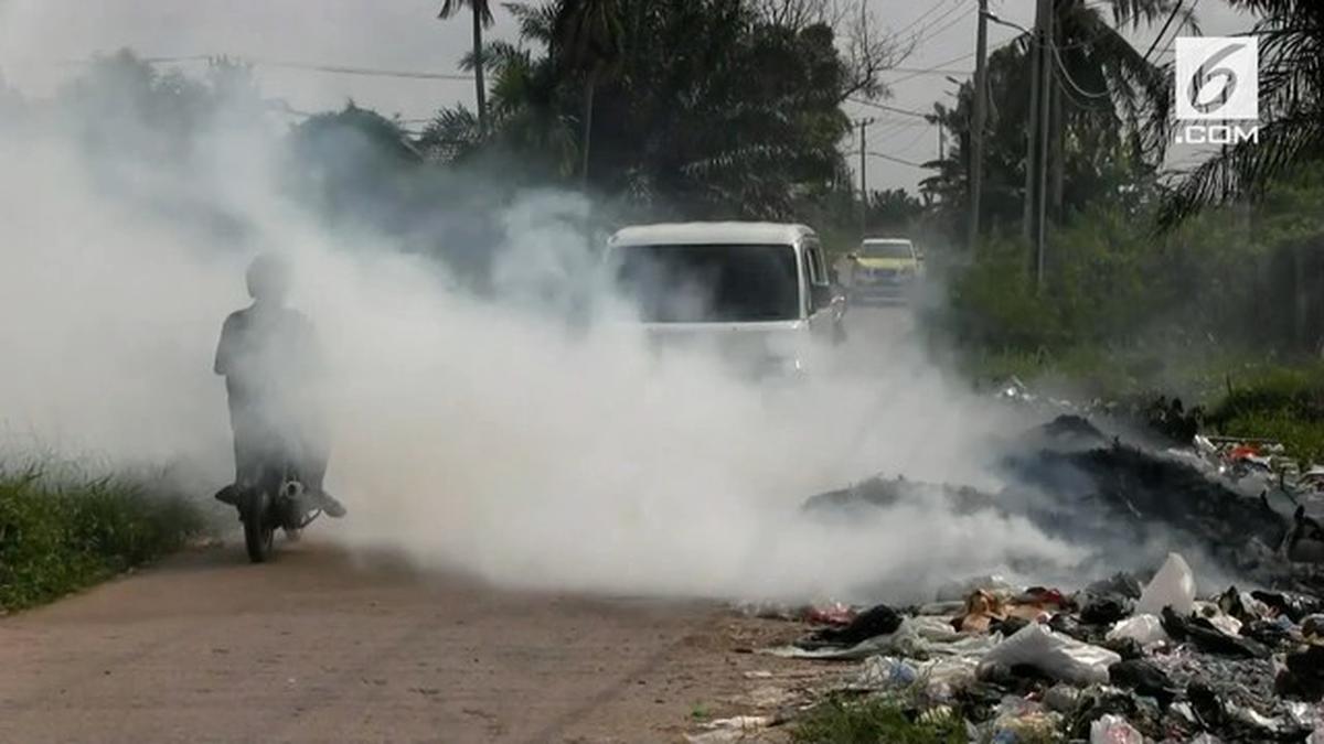 VIDEO: Kotor dan Jorok, Tumpukan Sampah Penuhi Jalan Palembang ...