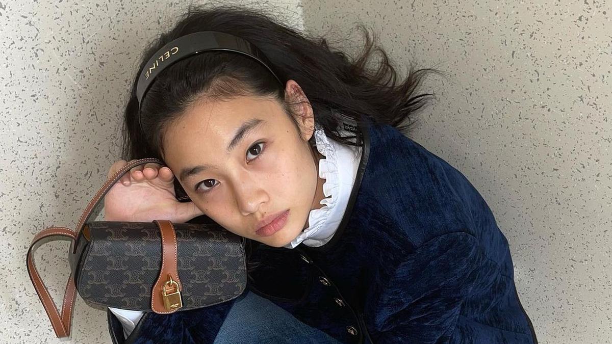 7 Inspirasi OOTD Perpaduan Warna Navy dari Artis Korea, Mulai dari ...