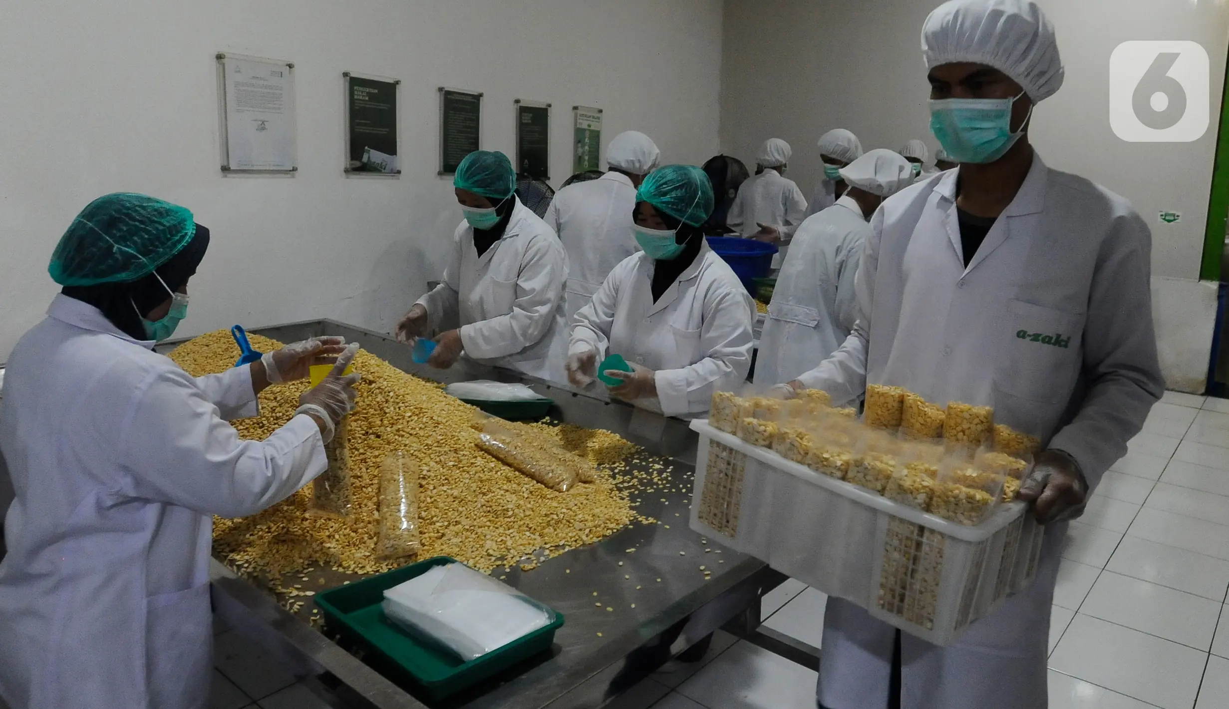 Aktivitas Pabrik Tempe Terbesar di Dunia untuk Ekspor - Foto Liputan6.com