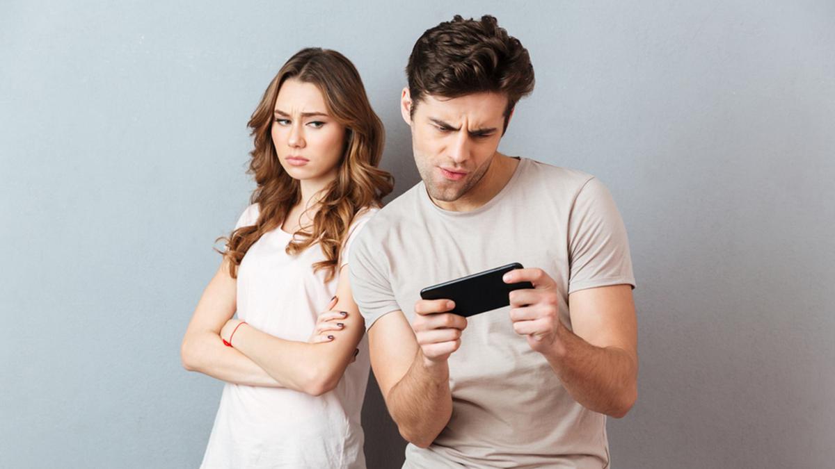 5 Cara Quality Time dengan Pacar Meskipun Sedang LDR - Relationship ...