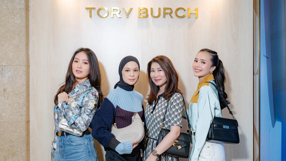 8 Adu Gaya Beby Tsabina, Natasha Wilona, dan Tantri Namirah saat Hadiri Tory Burch Fall24 ...