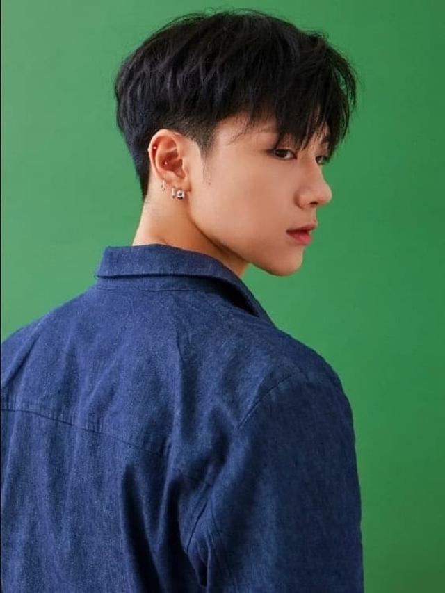 Gaya Rambut Pria Korea yang Populer, Bikin Tampilan Makin Menawan