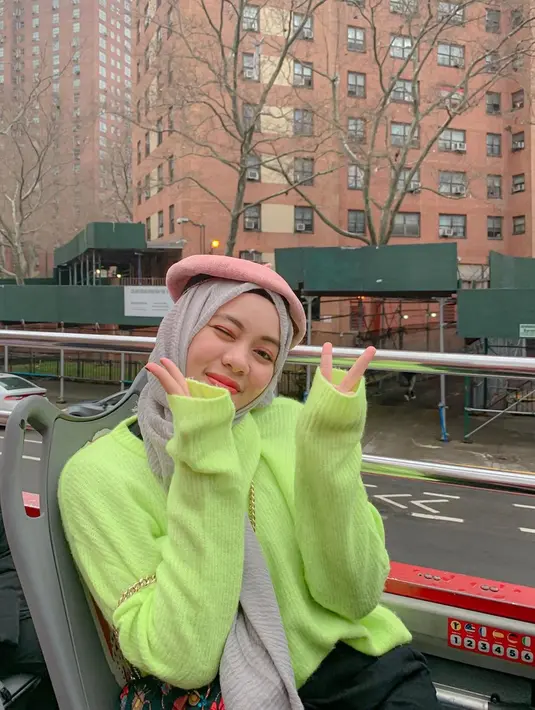 FOTO: Gaya Sohwa Halilintar saat Pakai Topi Baret, Modis dan Kekinian ...