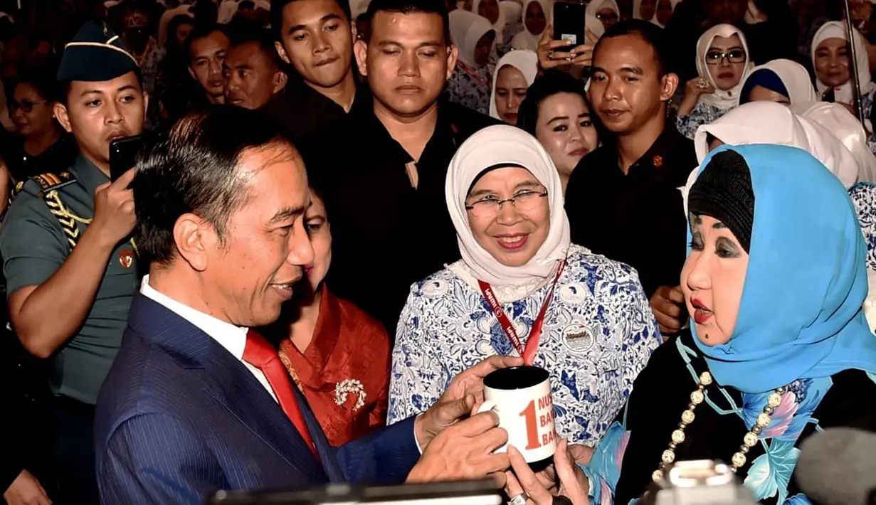 FOTO: Buka Rakernas IWAPI, Jokowi Dorong Pengusaha Perempuan Ekspansi ...