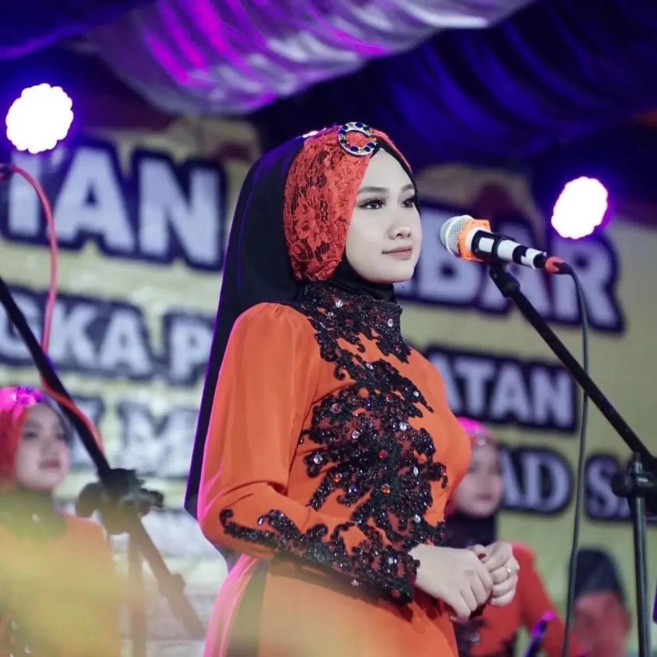 6 Potret Nazla Zain, Vokalis Grup Kasidah Nasida Ria yang Tampil di ...