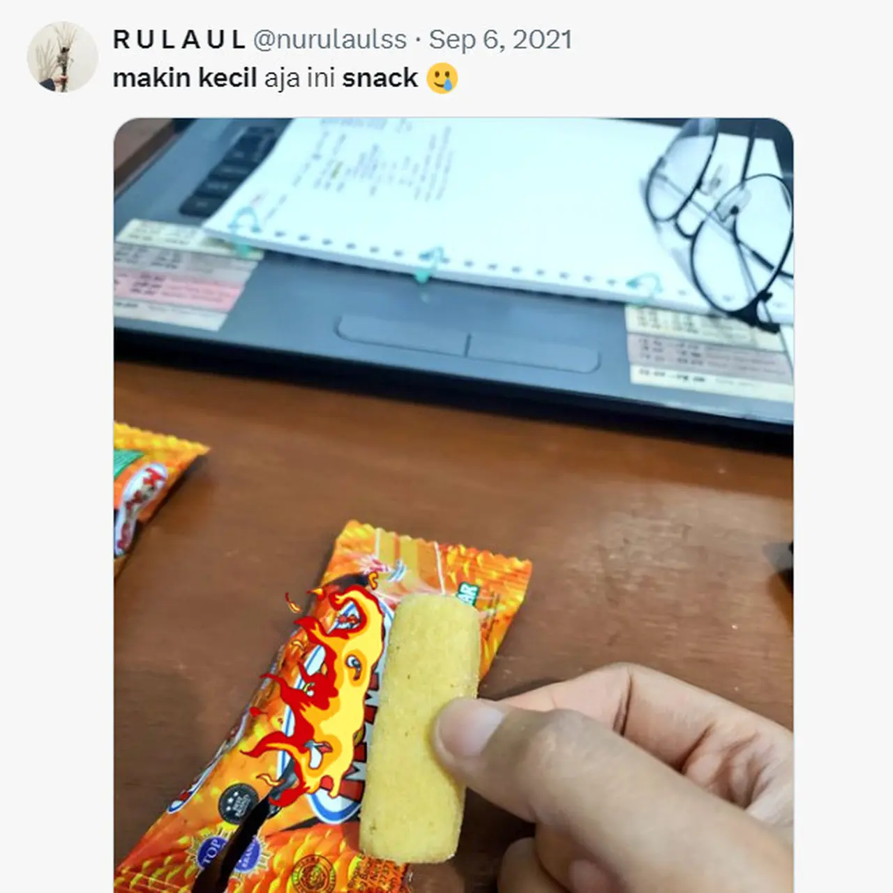 6 Cuitan Netizen Snack Jadul Ukurannya Makin Kecil Ini Bikin Ngakak ...