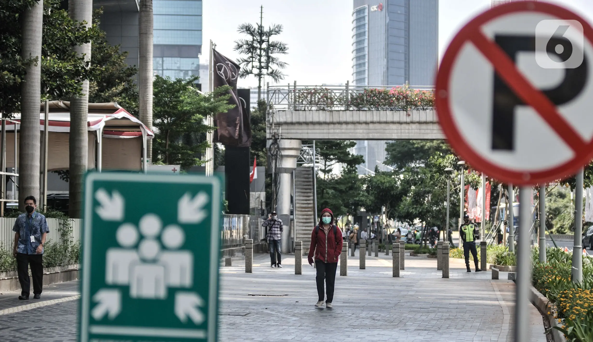 FOTO: Rencana Pemprov DKI Fasilitasi UMKM Berjualan di Trotoar - Foto ...