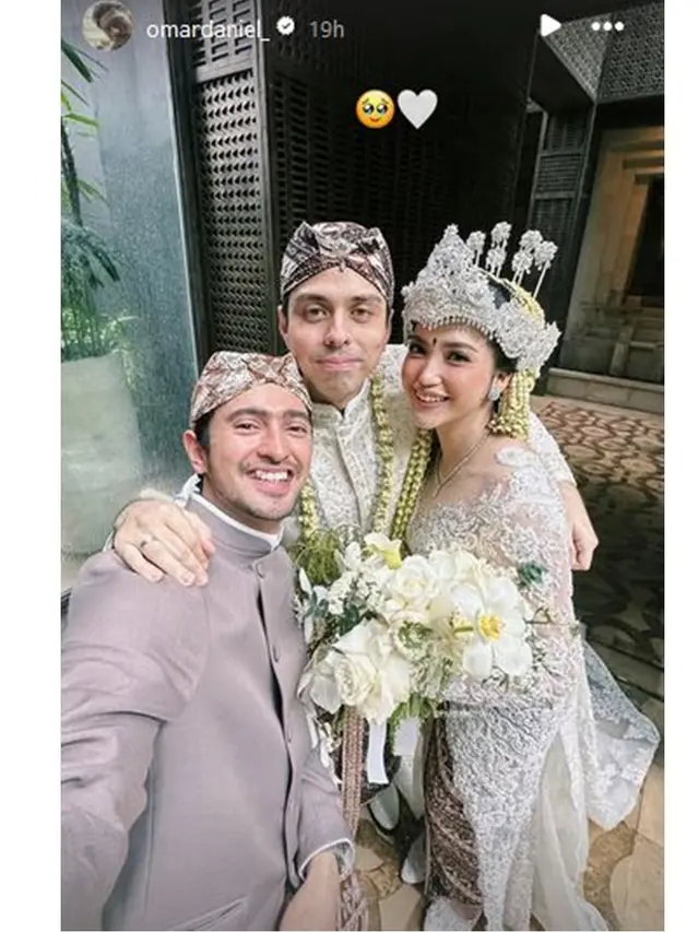 7 Potret Omar Daniel dan Refal Hady di Nikahan Dewi Paramita 'Mici ...