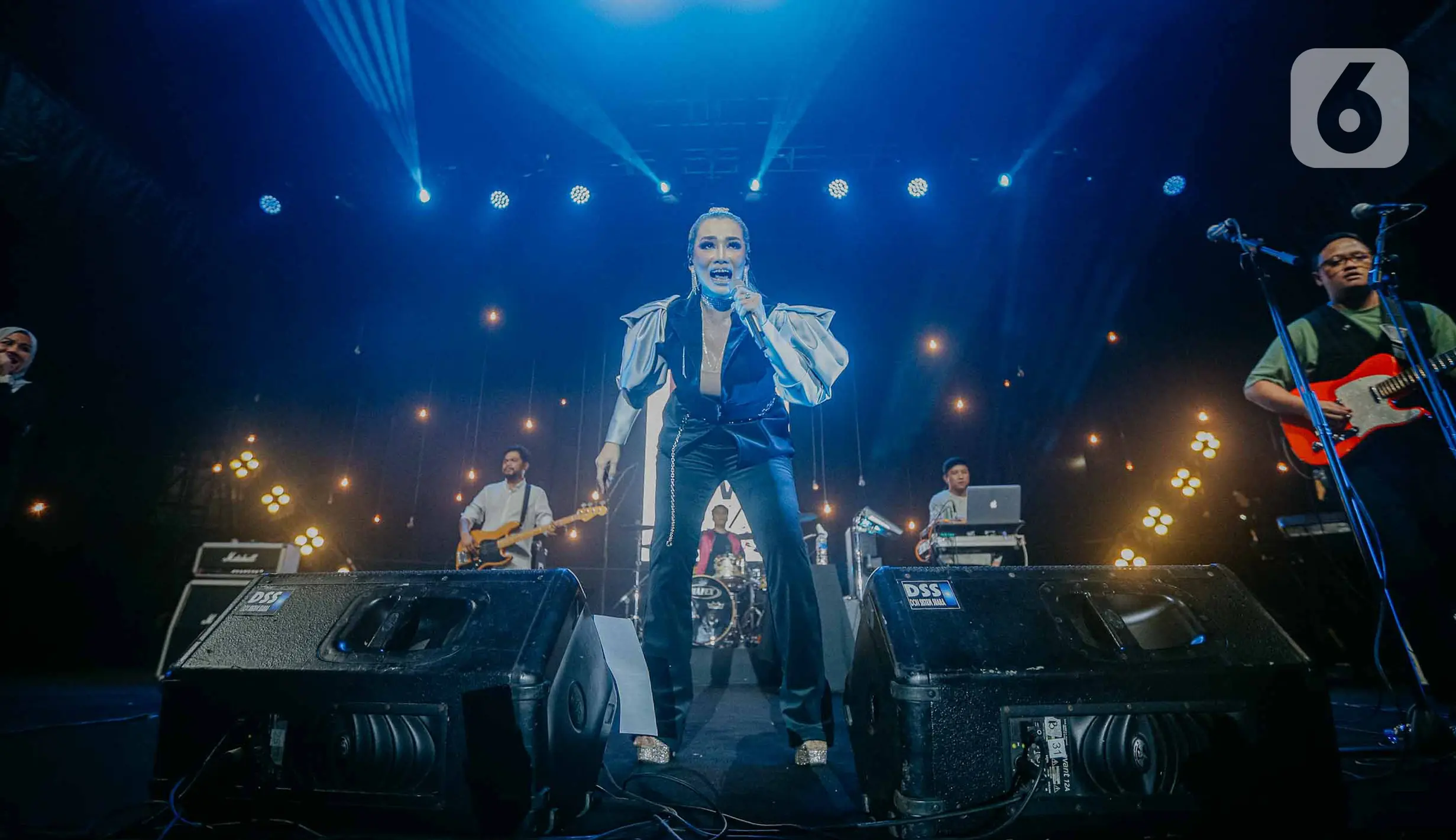 FOTO: Reza Artamevia Semarakkan Panggung Java Jazz Festival 2022 - Foto ...