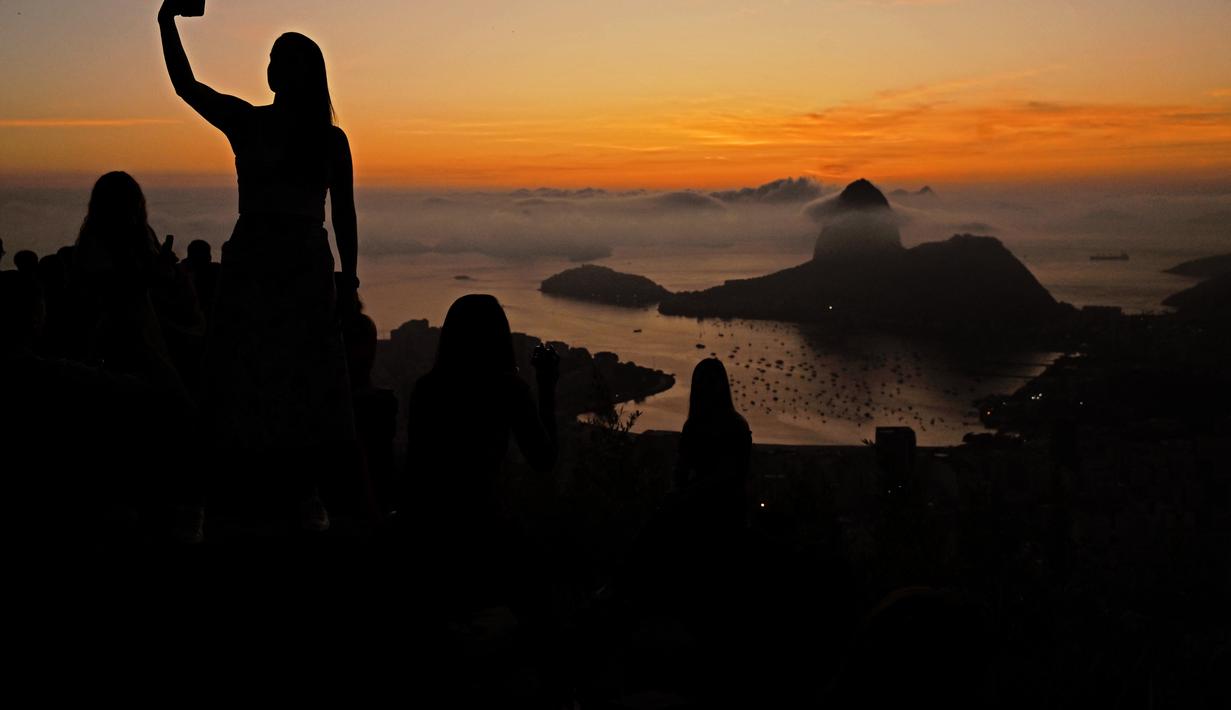 Menyaksikan Matahari Terbit dari Ketinggian Corcovado di Rio de Janeiro ...