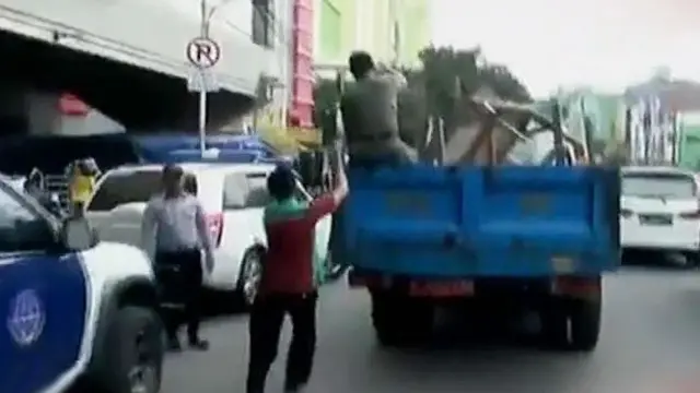 Segmen 3: Razia PKL Tanah Abang hingga Keluarga Ramlan Minta Maaf - News Liputan6.com