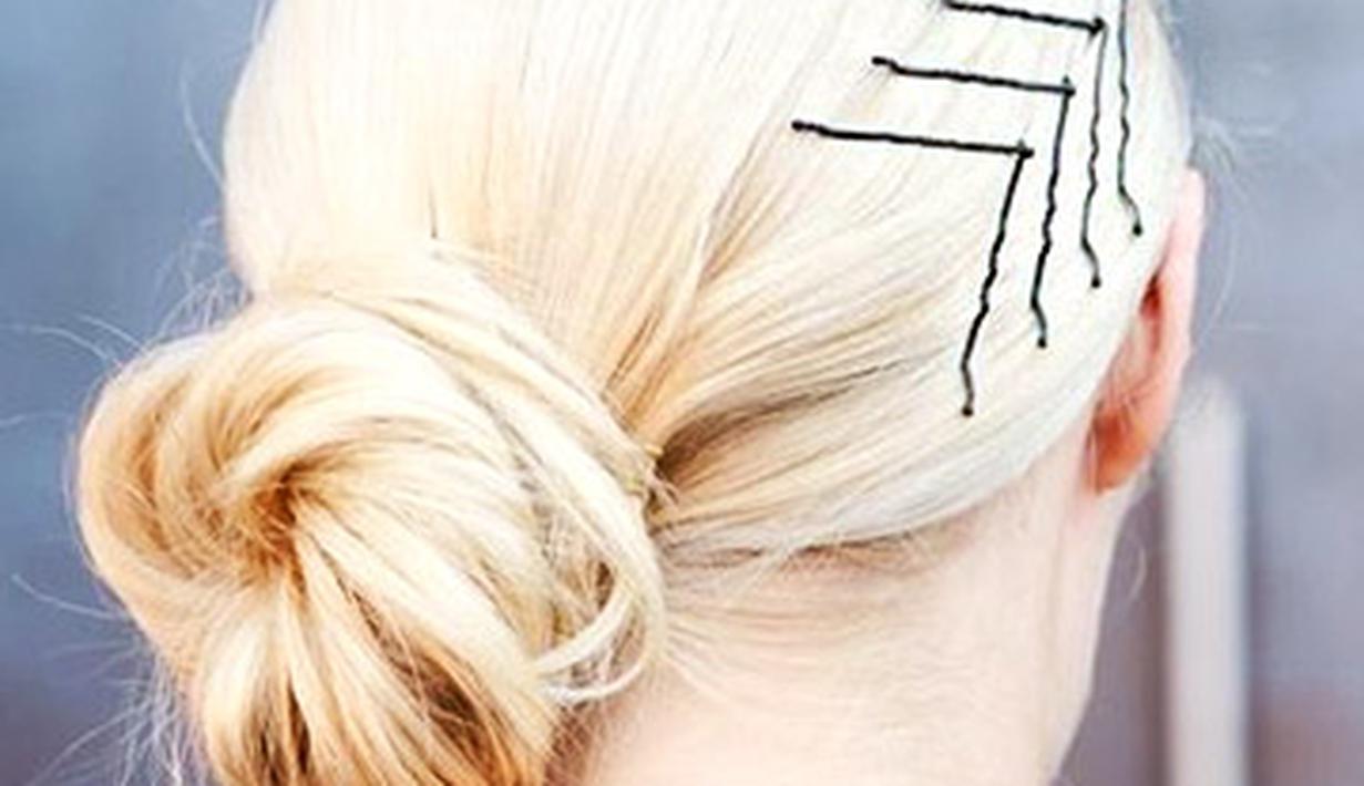 8 Ide Tampilan Rambut Kece Dengan Menggunakan Bobby Pins - Photo Fimela.com