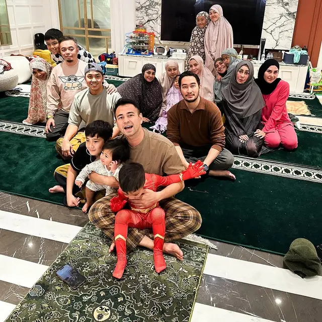 7 Momen Meriah Sahur Keluarga Besar Raffi Ahmad, Perdana Setelah 15 ...