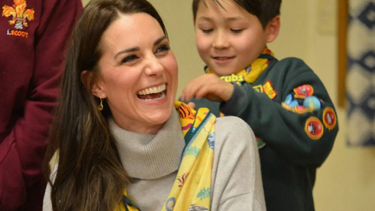 Hadir di Acara Kepanduan, Kate Middleton Bergaya Kasual dan Memakai ...