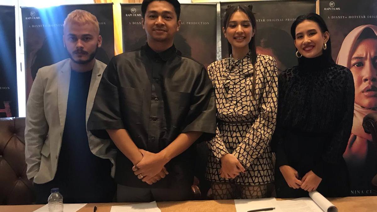 Mikha Tambayong - Deva Mahendra Akui Bucin tapi Tetap Co-Worker dalam ...