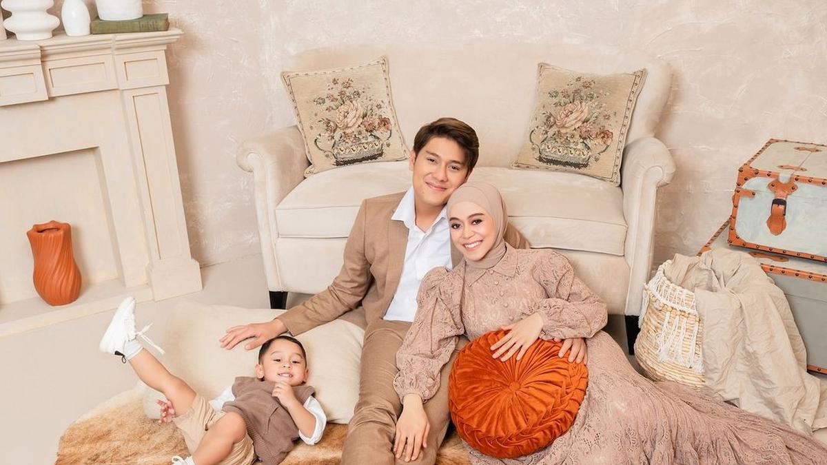 Family Portrait Lesti Kejora Bersama Rizky Billar dan Anak, Tingkah Levian Selalu Menggemaskan ...