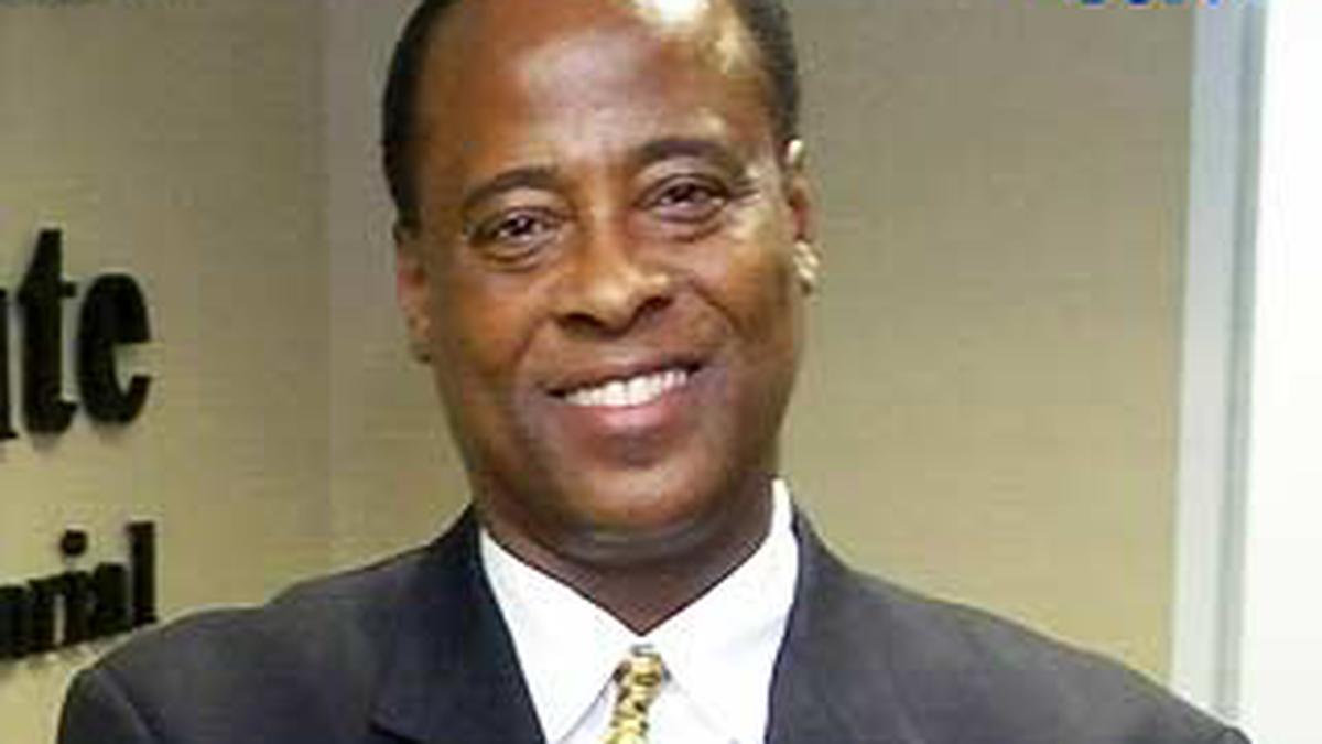 Dokter Michael Jackson Segera Disidang - ShowBiz Liputan6.com