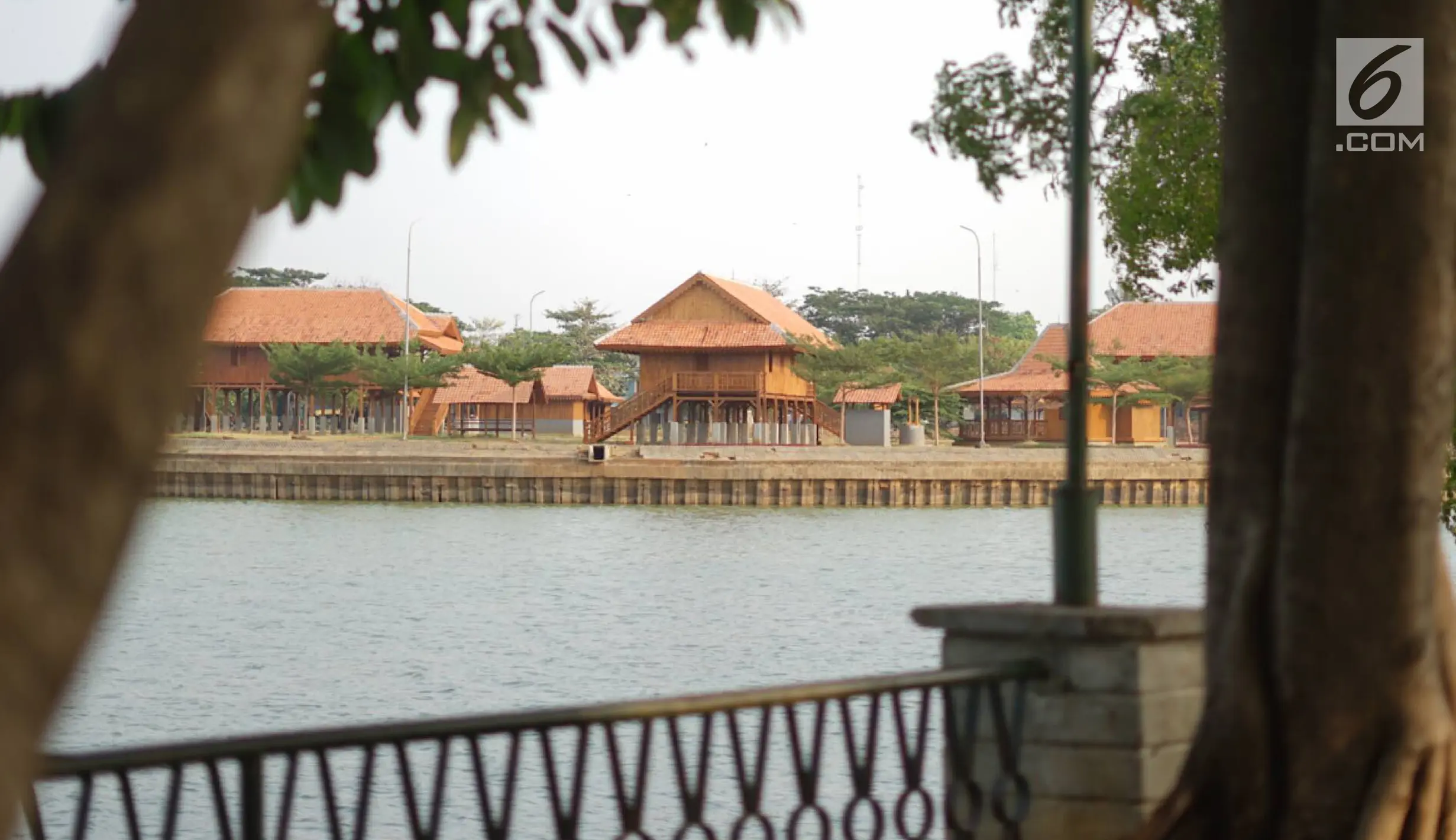 FOTO: Anies Baswedan Ingin Setu Babakan Jadi Pusat Pengembangan Budaya ...