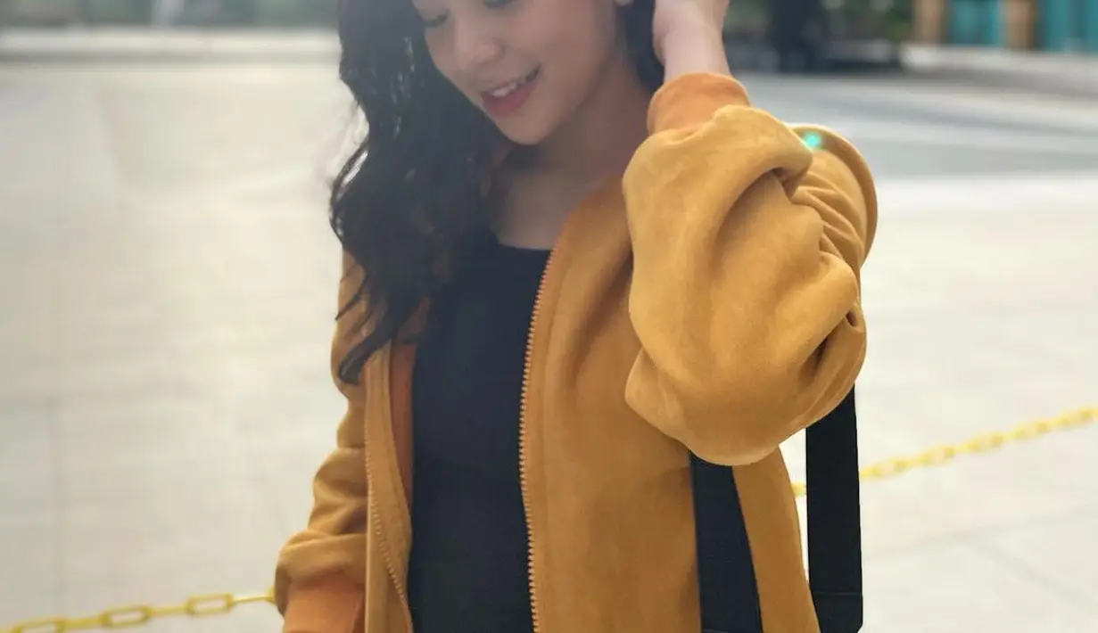 Potret Menawan Zee JKT48 yang Ternyata Anak Artis Terkenal, Pesonanya Makin Terpancar - Foto ...