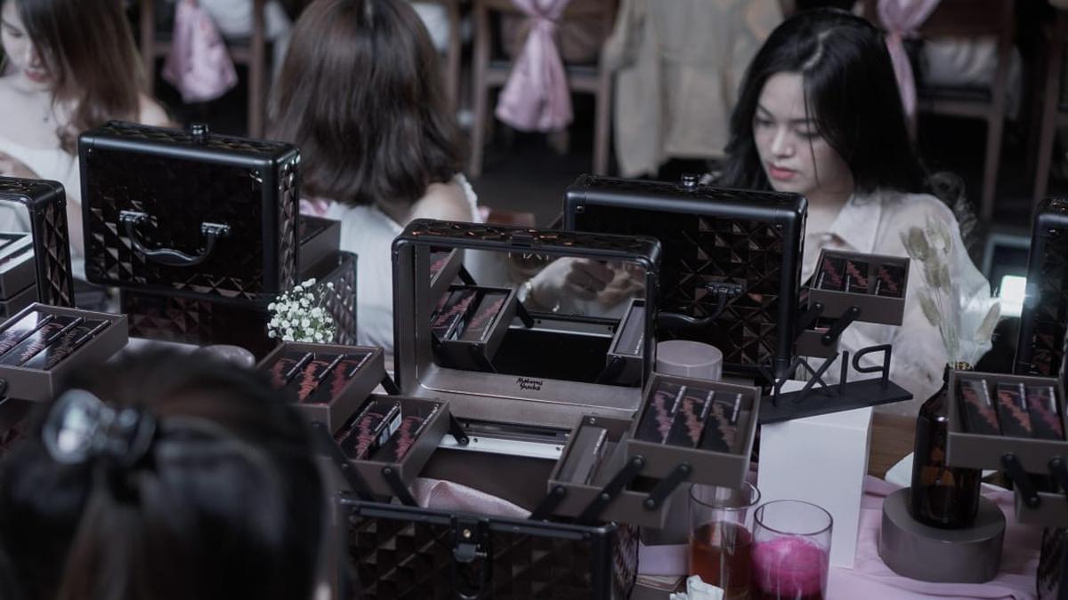 Tren Makeup Ala Makeup Artis dari Jepang Bikin Wajah Tampak Lebih ...