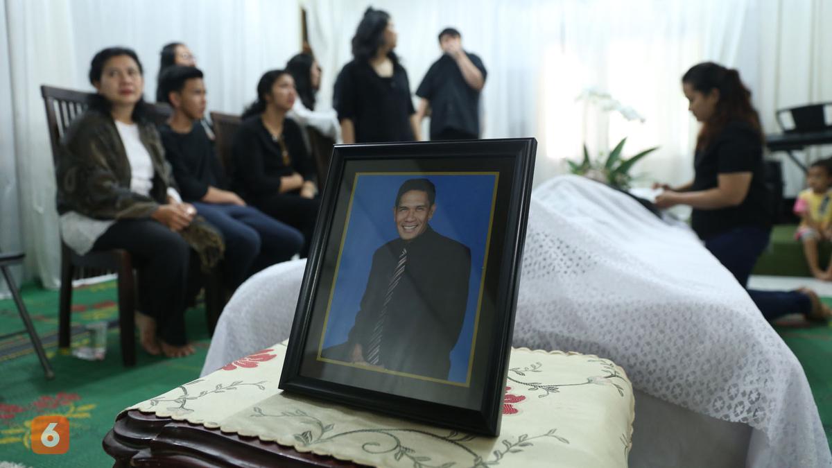 Ucapan Duka untuk Aktor Laga Advent Bangun Mengalir di Twitter - Tekno Liputan6.com