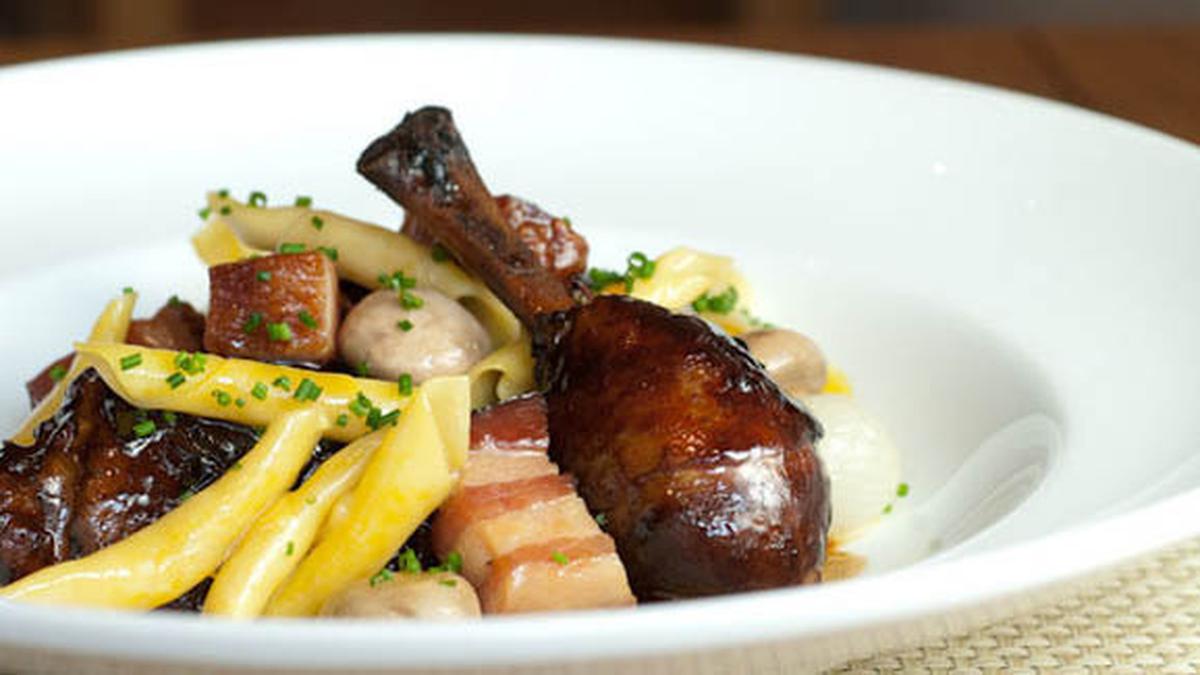 Chicken With Mushroom, Onion and Lardons - Lifestyle Fimela.com