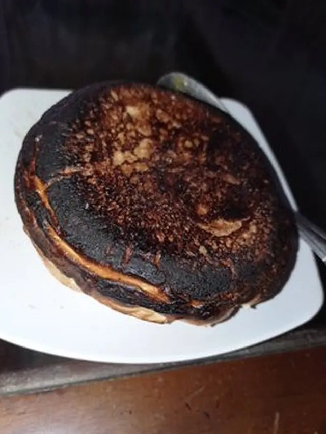 6 Potret Roti Gosong Ini Bikin Enggak Nafsu Makan, Masih Doyan? - Hot ...