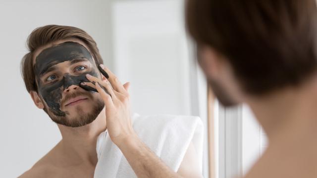 Check! Perawatan Wajah Ini Mudah dan Sederhana Dilakukan oleh Pria ...