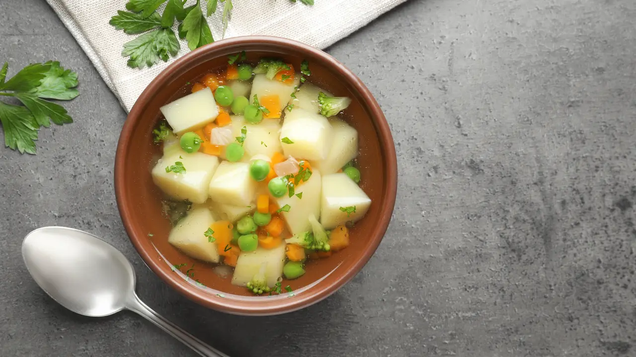 7 Resep Sayur Bening Wortel Rendah Purin untuk Penurun Asam Urat dan ...