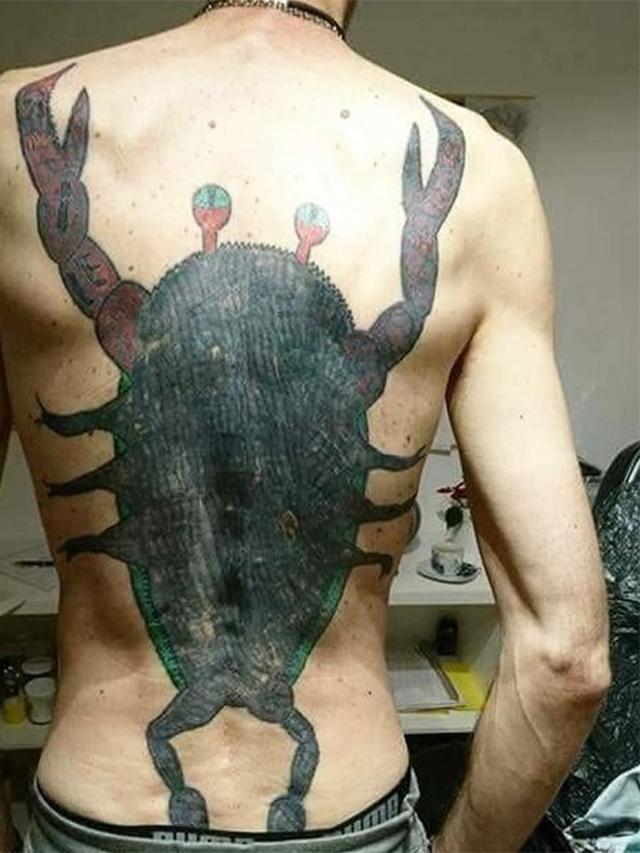 6 Tato di Punggung Ini Gagal Estetik, Nyelenehnya Bikin Tepuk Jidat