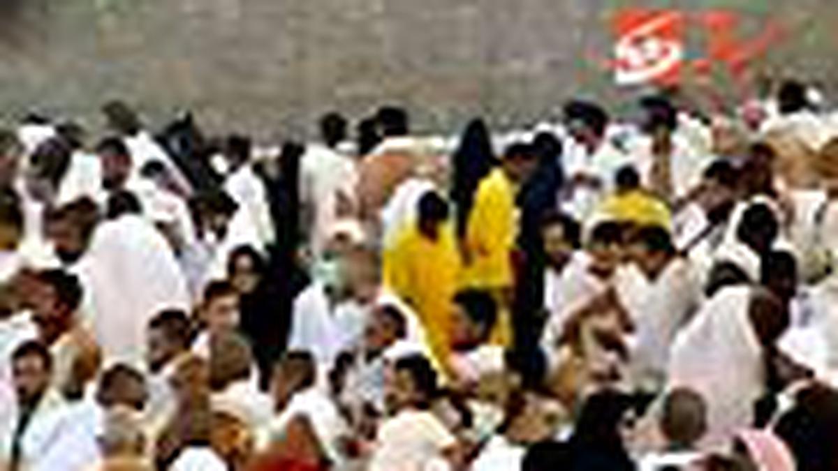 Jemaah Haji Mulai Melontar Jumroh - Islami Liputan6.com