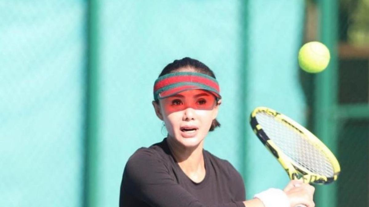 Potret Yuni Shara Panas-Panasan Main Tenis, Disebut Lebih Mempesona ...