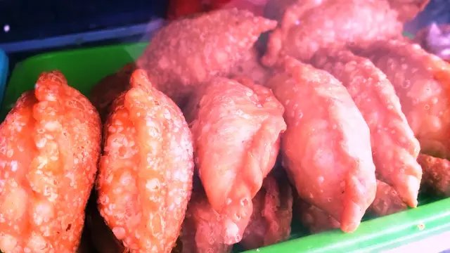 8 Cara Membuat Pastel Aneka Isian, Kulit Renyah dan Garing - Hot ...