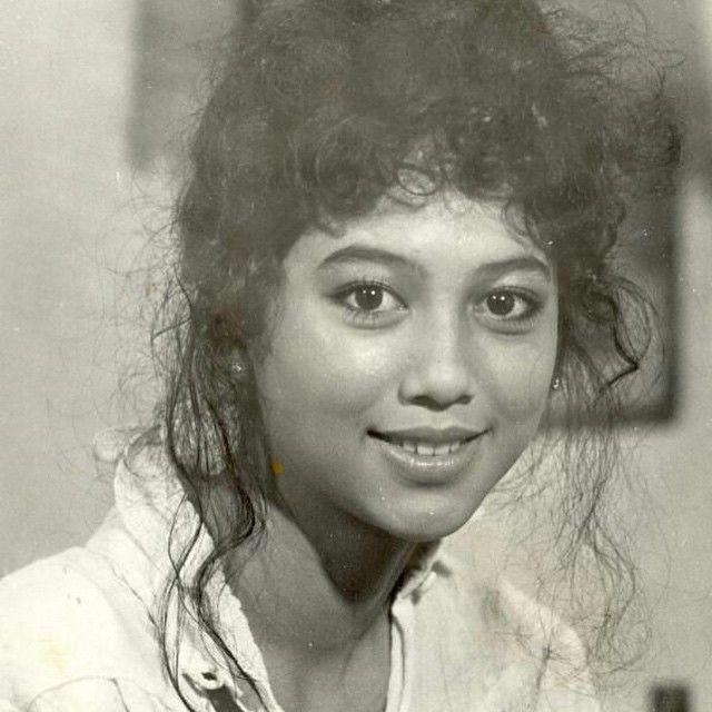 6 Potret Meriam Bellina Ini Bukti Cantiknya Tak Luntur di Usia 54 tahun ...