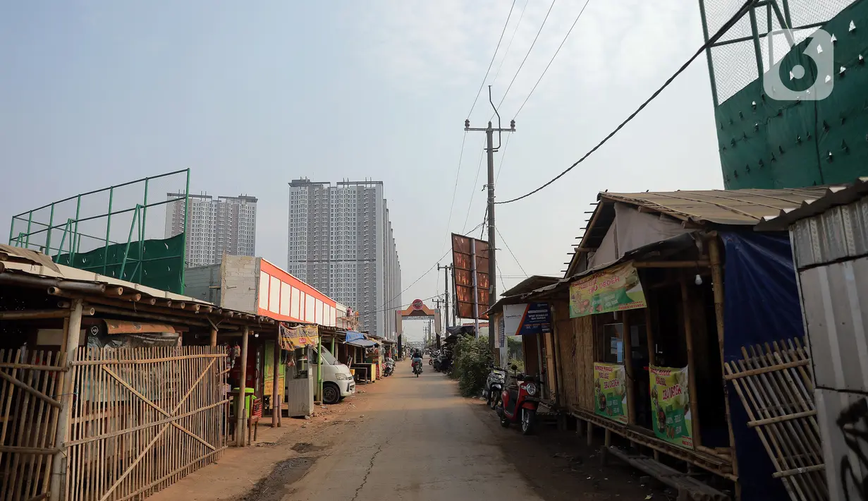 Aktivitas Warga yang Langsung Berbatasan dengan Pembangunan PIK 2 ...