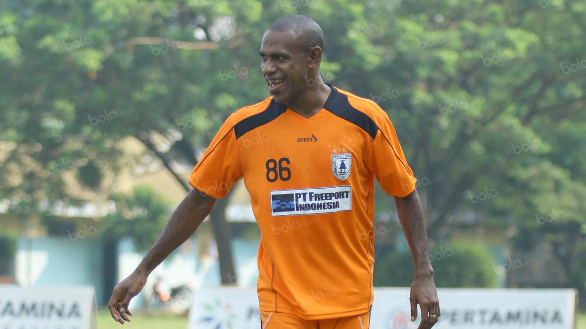 Boaz Solossa Belum Tentu Jadi Kapten Persipura