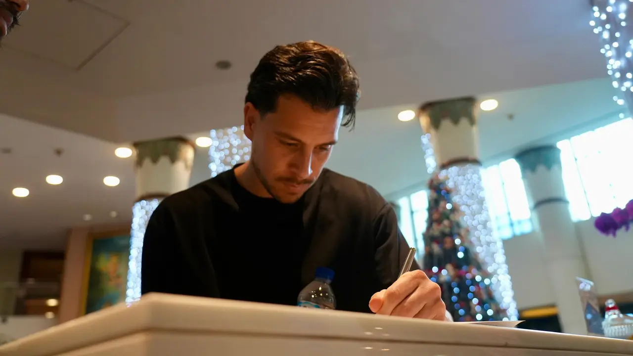 Thom Haye Tiba di Jakarta Urus Proses Naturalisasi untuk Gabung Timnas ...