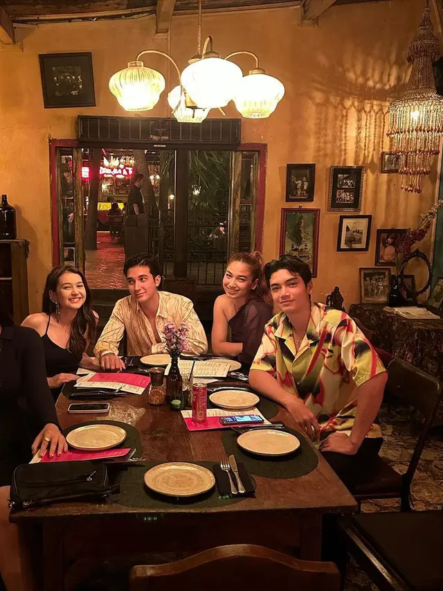 6 Potret Sandrinna Michelle Kumpul Bareng Keluarga Junior Roberts ...