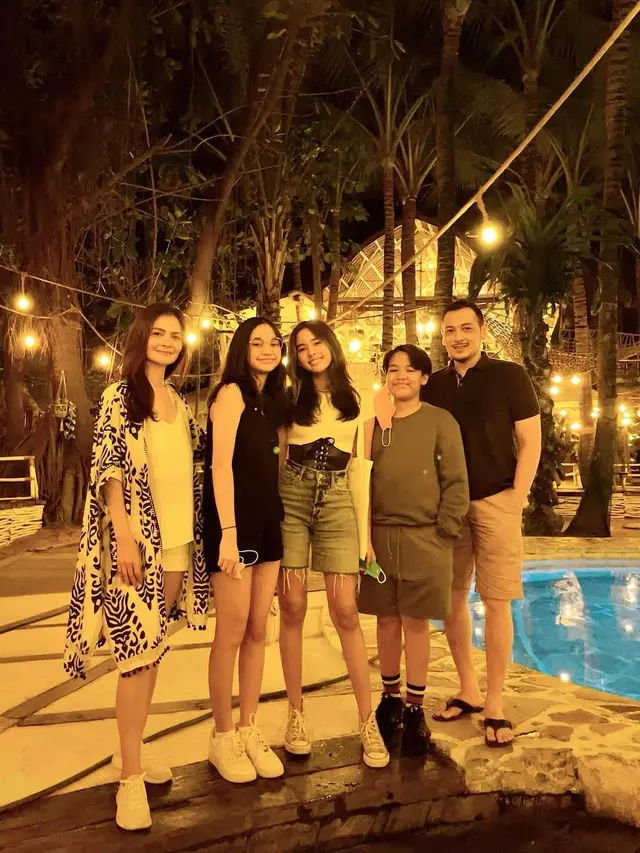 Dulu Dicibir, Ini 6 Potret Harmonis Cut Tari dan Richard Kevin Selama 3 Tahun - Hot Liputan6.com