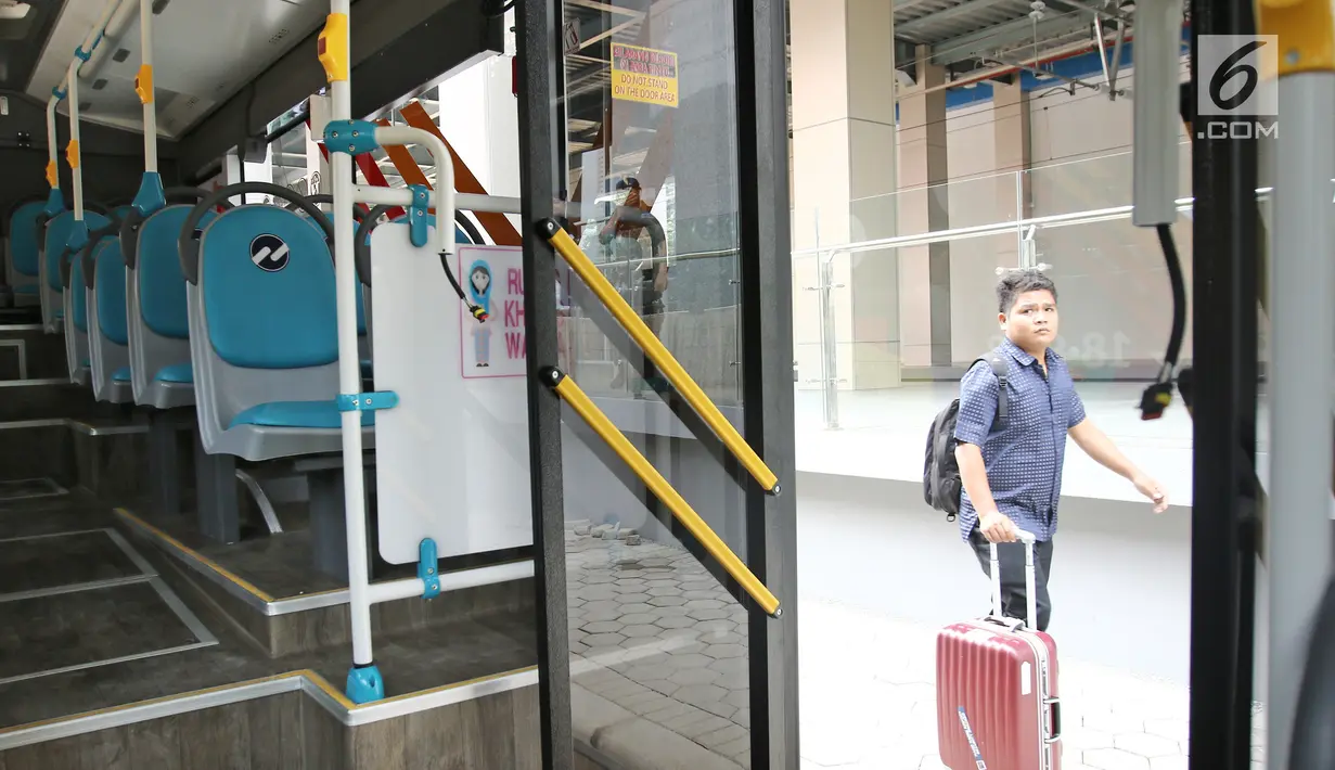 FOTO: Kini Bus Transjakarta Terintegrasi dengan Kereta Bandara - Foto ...