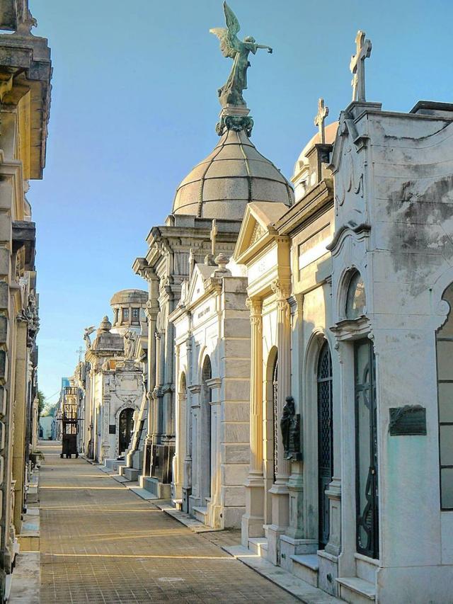 Bukan Seram, Ini 6 Kuburan Paling Indah dan Unik di Dunia